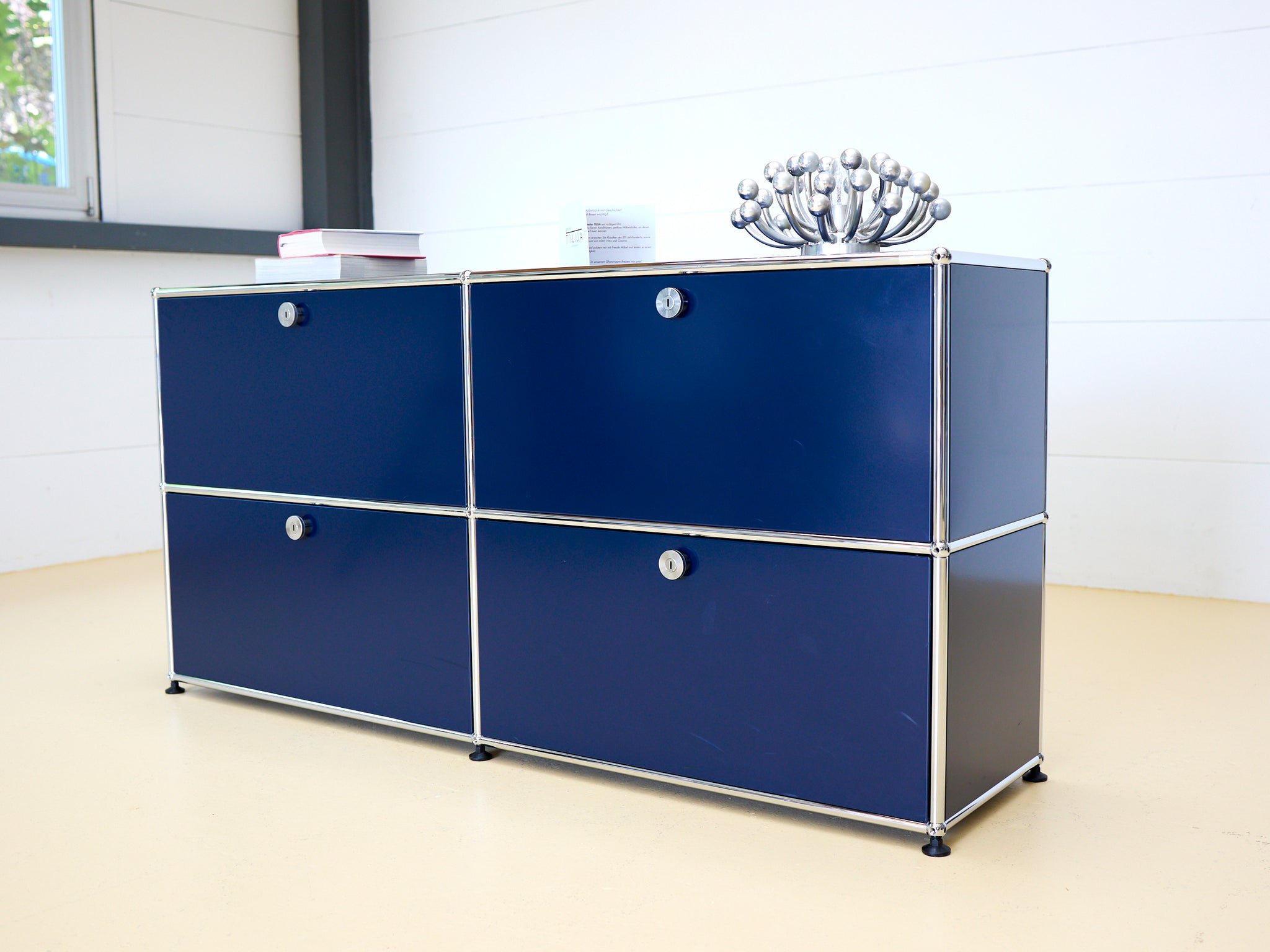 USM Sideboard in Stahlblau